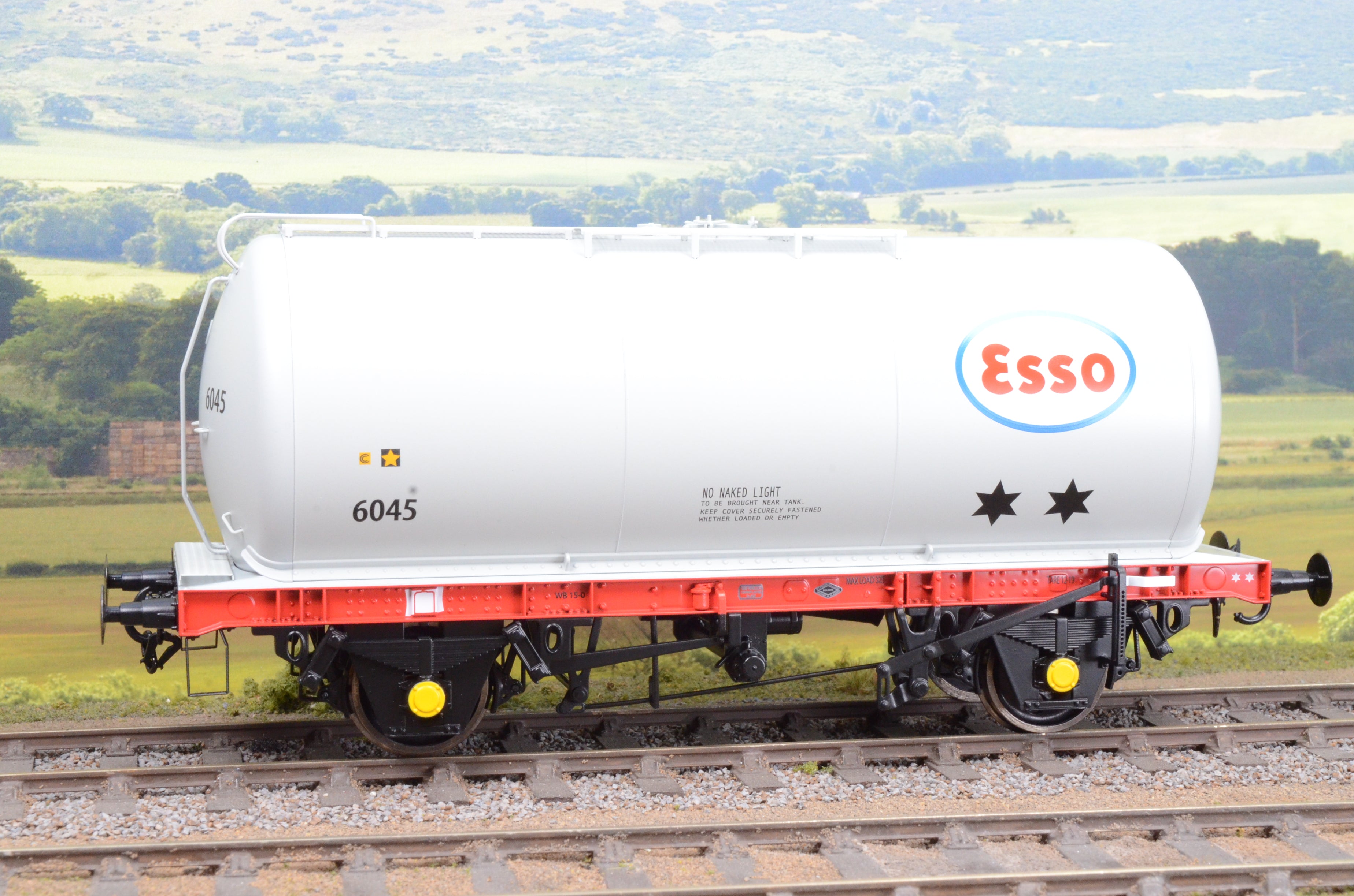 Dapol 7F-064-009 TTA 45T Tanker Esso Grey/Red Chassis 6102 Drawing A2