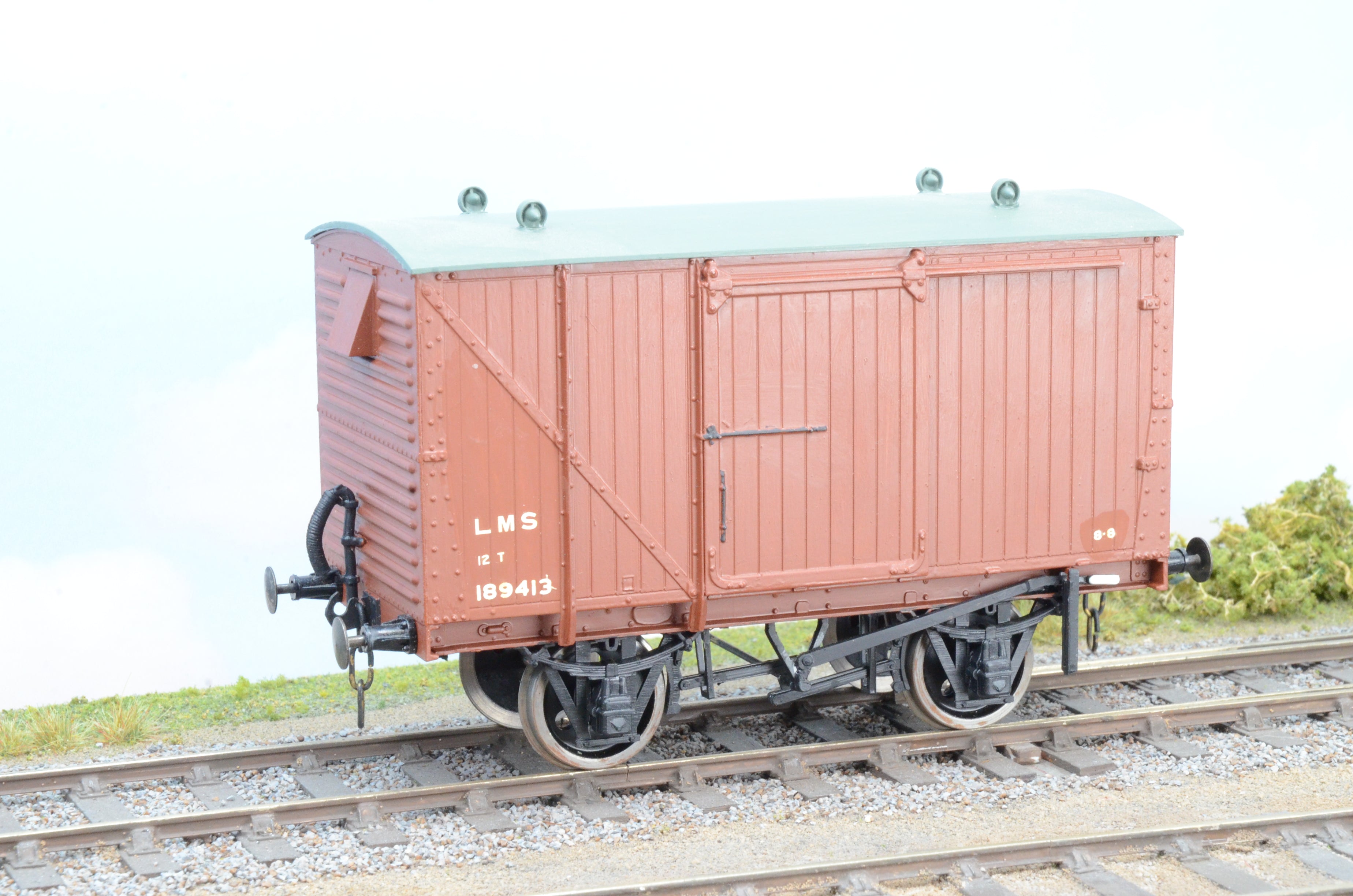 Parkside Dundas (Kit Built) 7mm O Gauge LMS Bauxite Ventilated Van w/