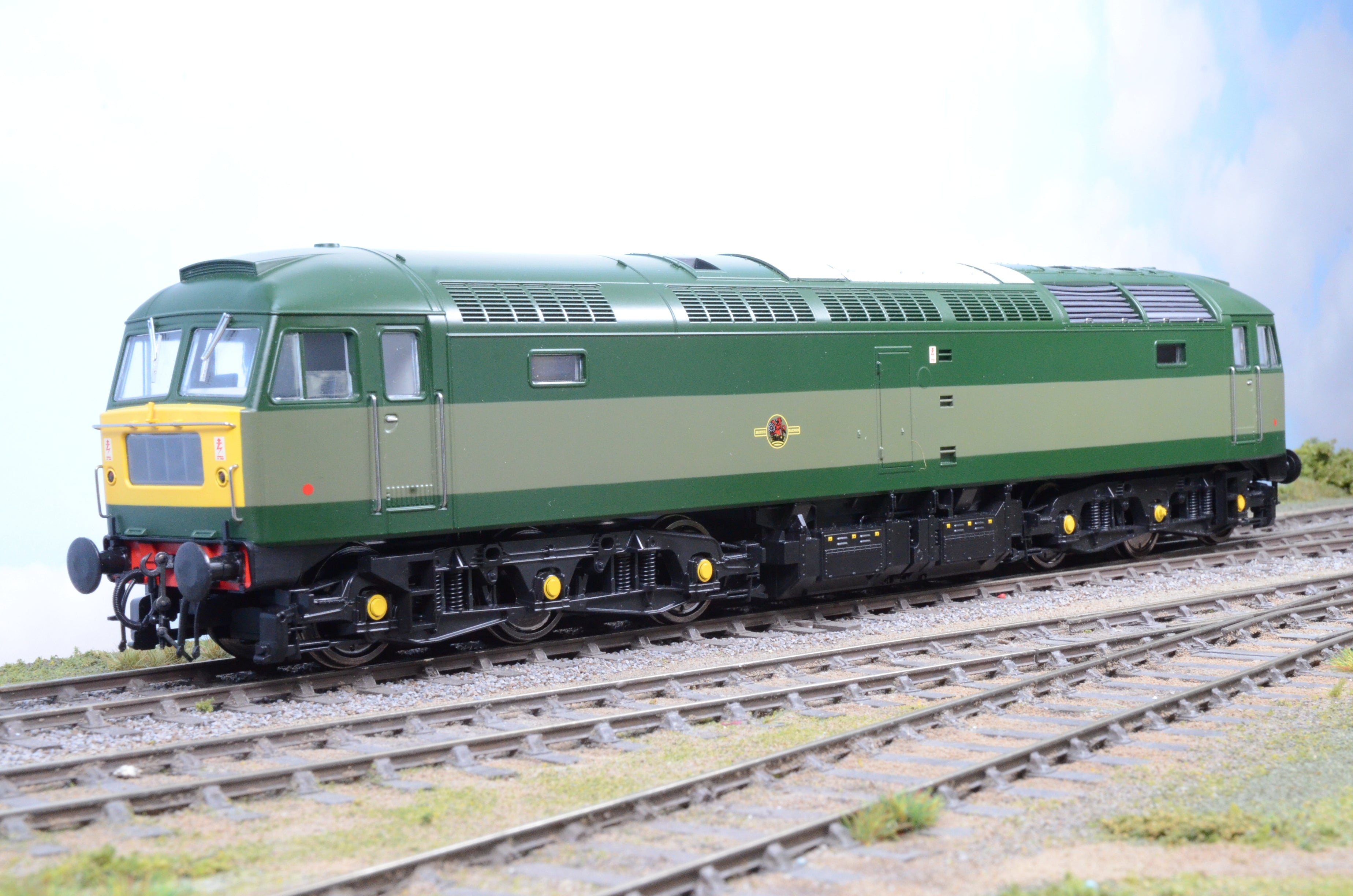 Heljan 7mm O Gauge 4880 BR Two-Tone Green Class 47 Unnumbered - Boxed
