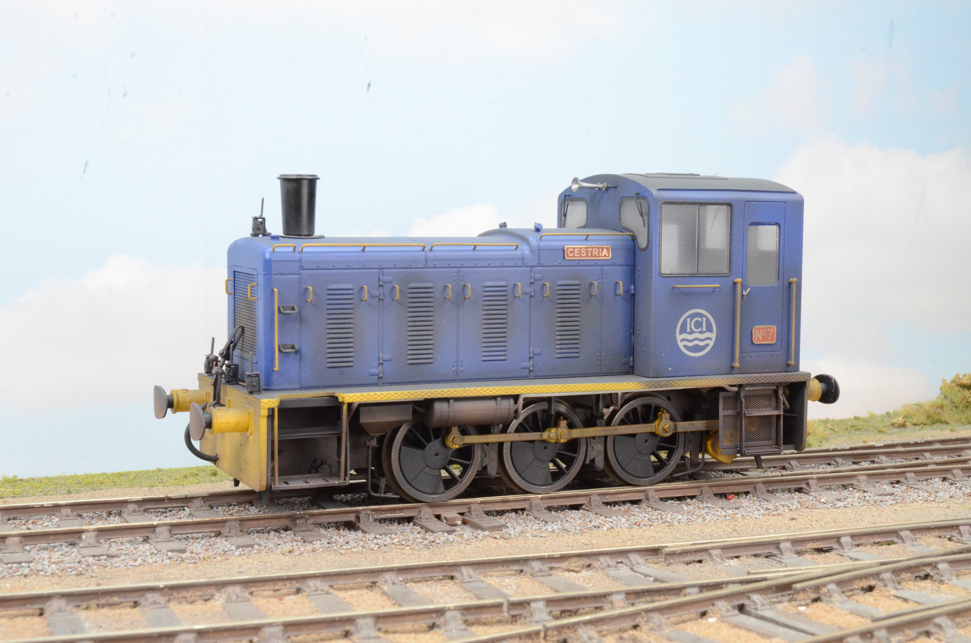 Heljan 7mm O Gauge DCC Sound ICI Class 03 Diesel Shunter No.7 'Cestria