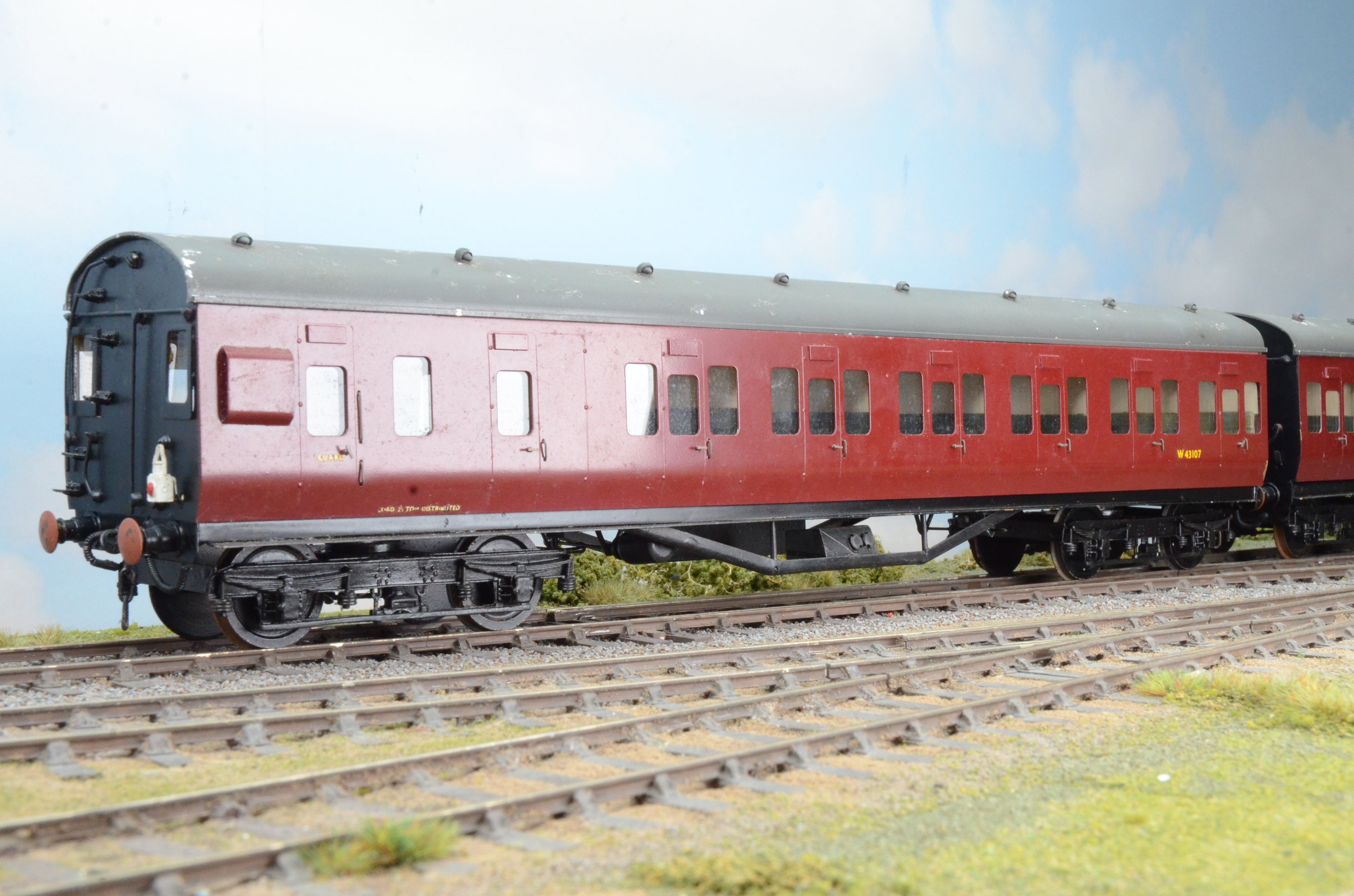 The Works Kit Built 7mm O Gauge BR Maroon Push-Pull Coaches - Unboxed