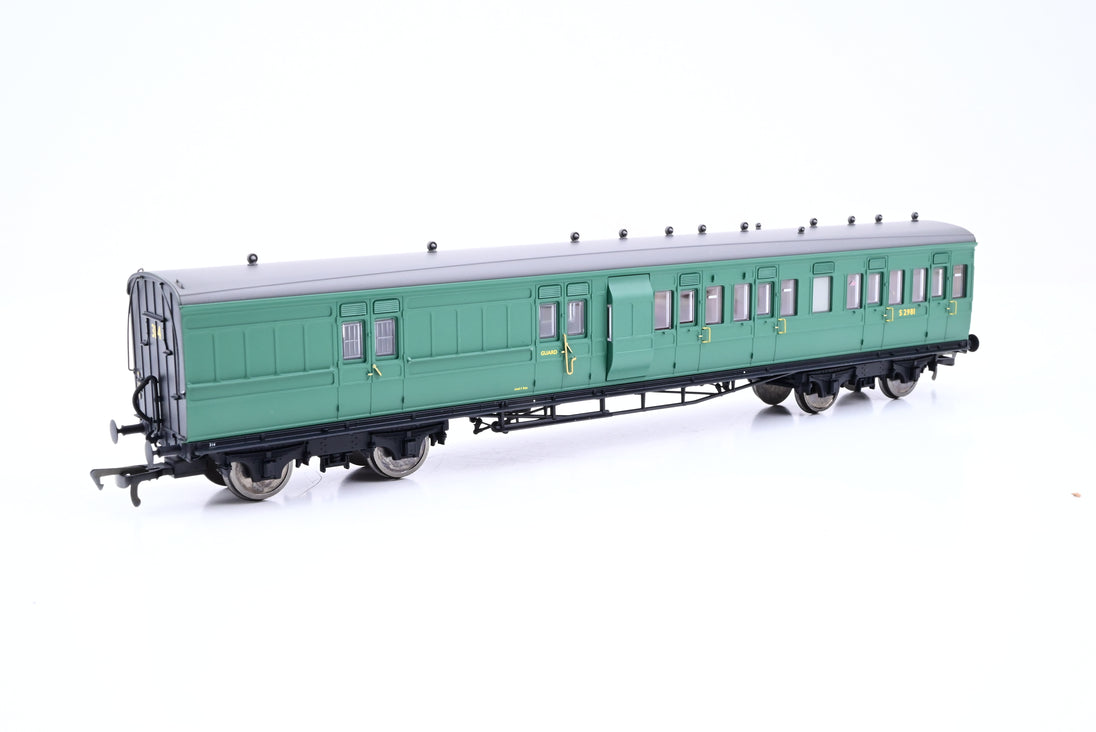 EFE Rail E86015 LSWR Cross Country 3-Coach Pack BR (SR) Green No. 314