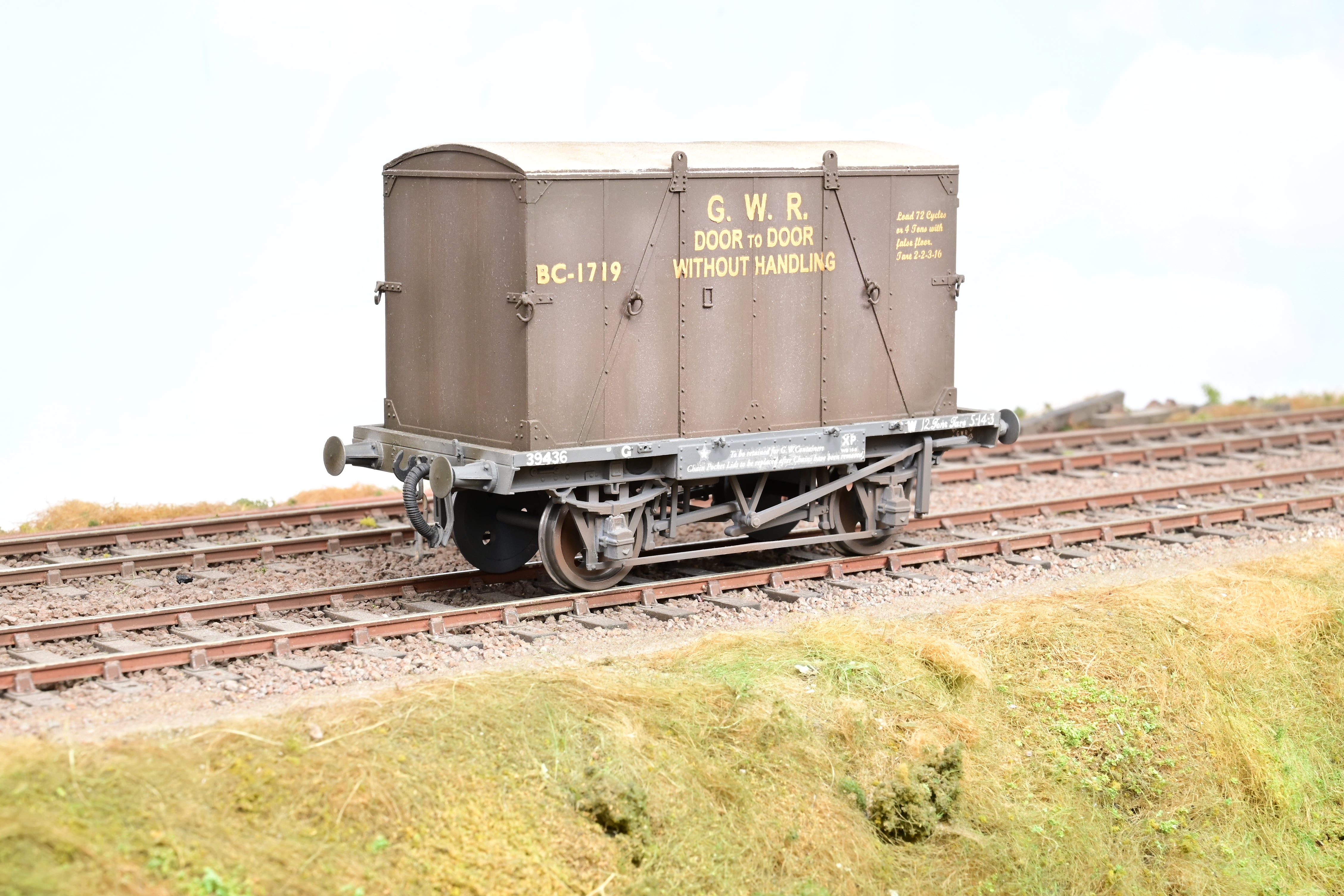 Kit Built 7mm O Gauge GWR Container Wagon w/ 'B' Container - Boxed