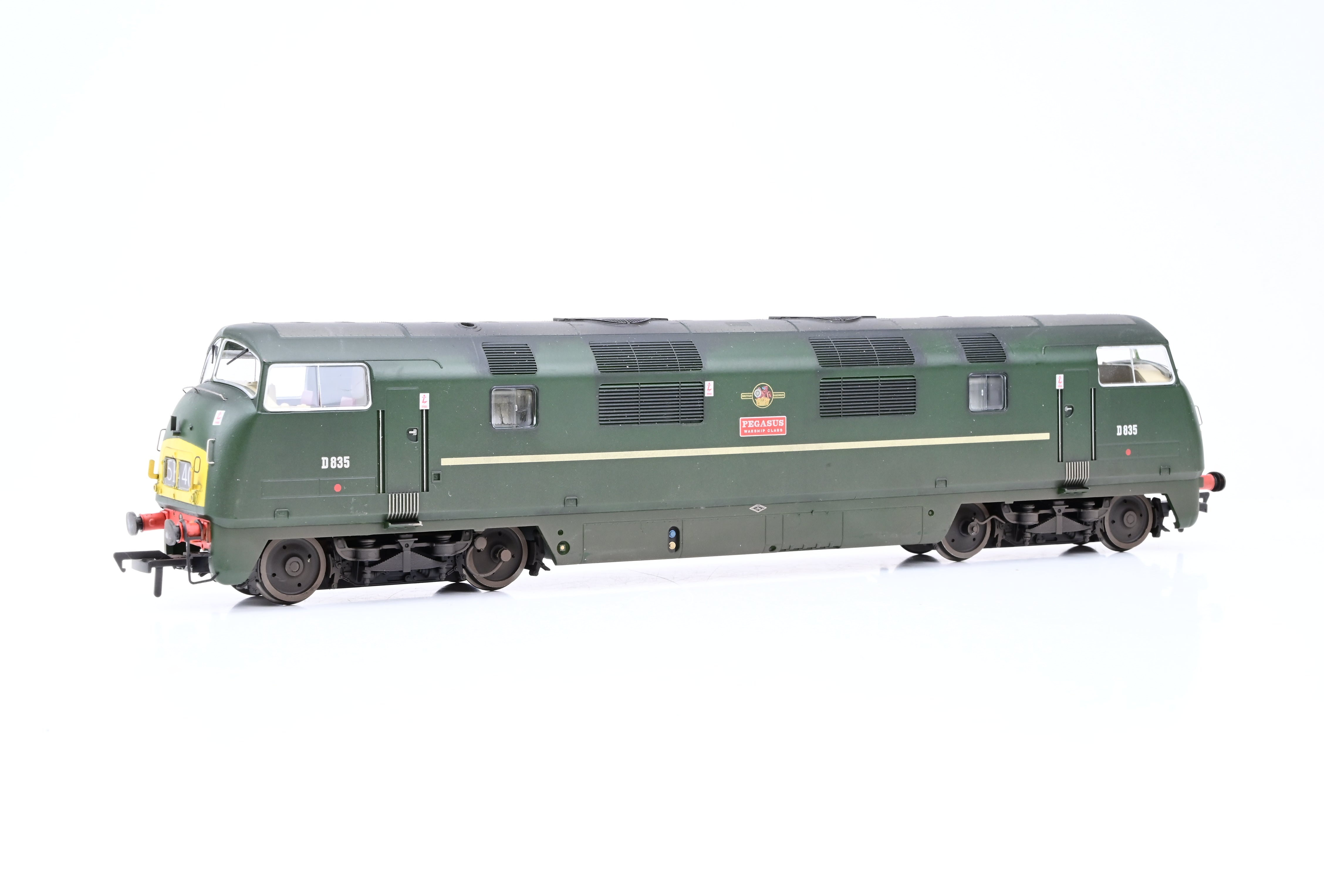 Bachmann OO Gauge 32-066 BR Green Class 42 Warship No.D835 'Pegasus'