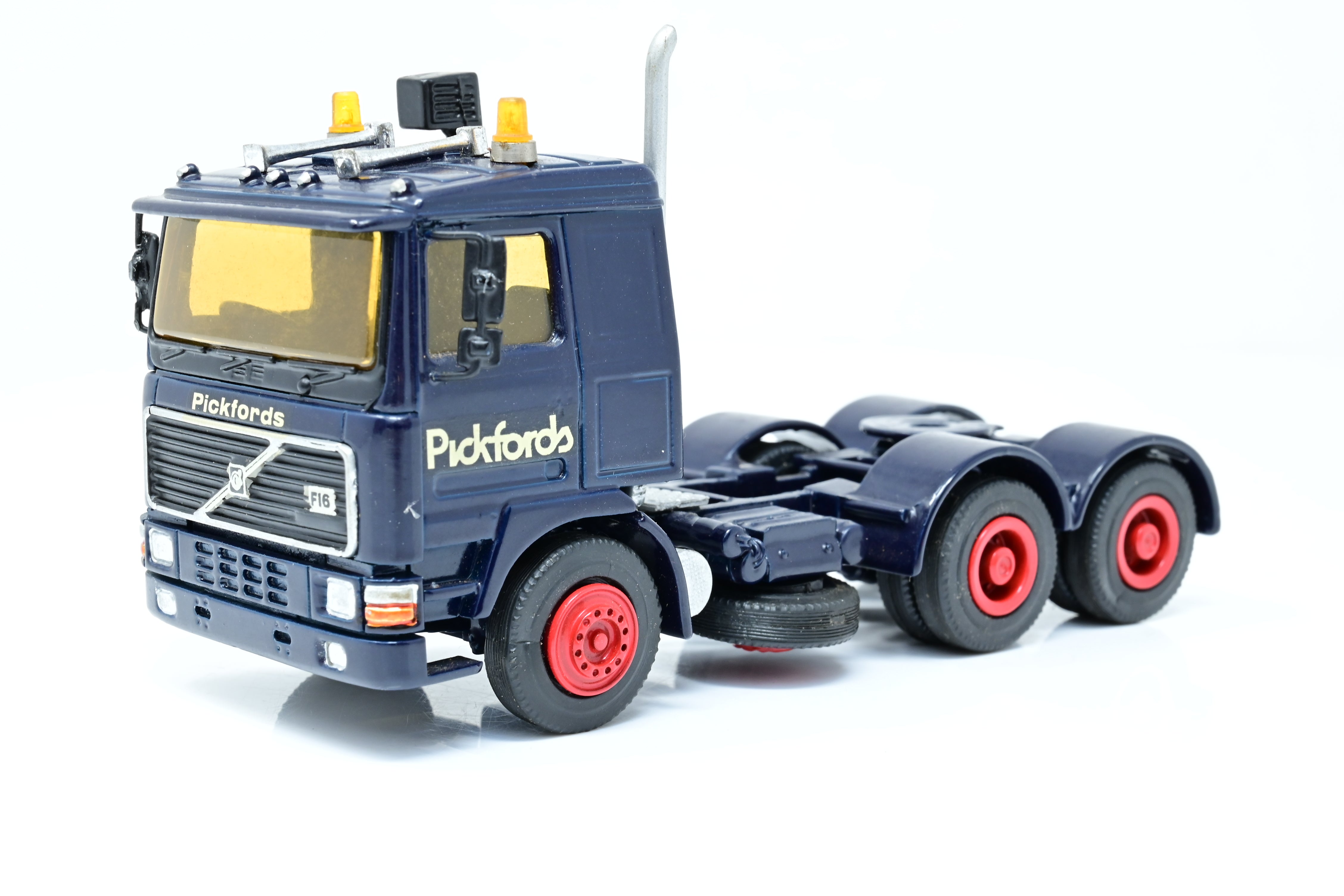 Kit Built 1:48 Scale Volvo 6x4 Tractor Unit Pickfords