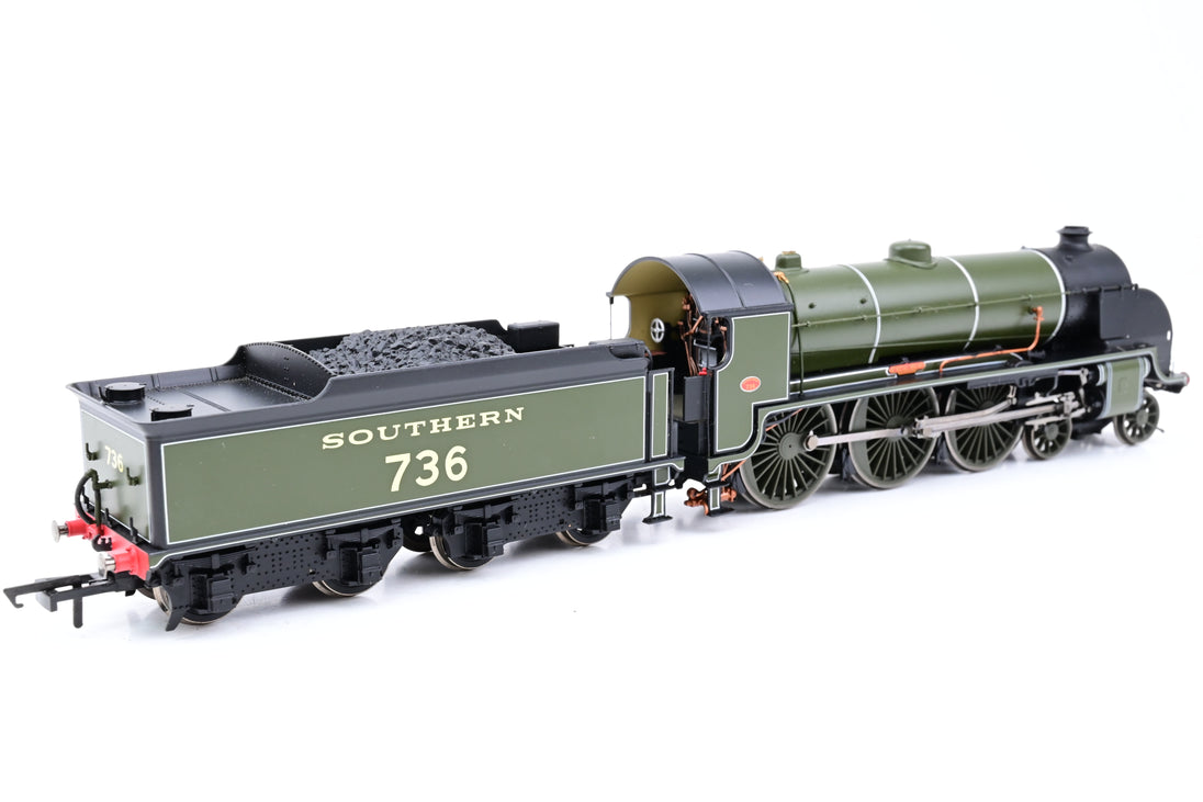 Hornby OO Gauge R2580 SR 4-6-0 Class N15 Southern Green No.736 'Excali